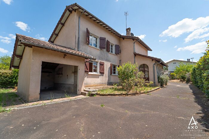 Saint-Pierre-du-Mont - Maison 8 pièces à vendre
