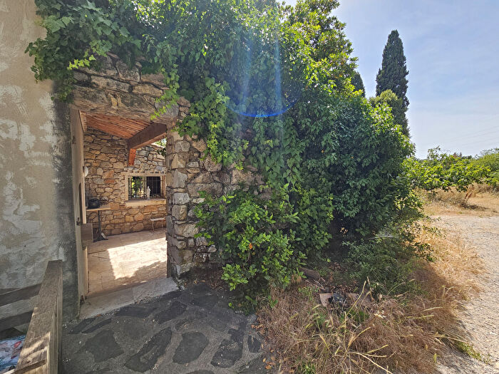 Maisons à vendre et appartements à louer - 1