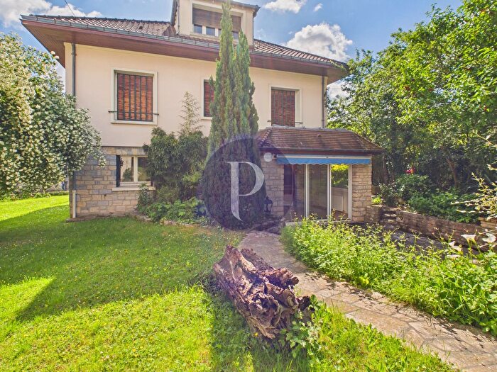 Maison 9 pièces à Igny, à vendre