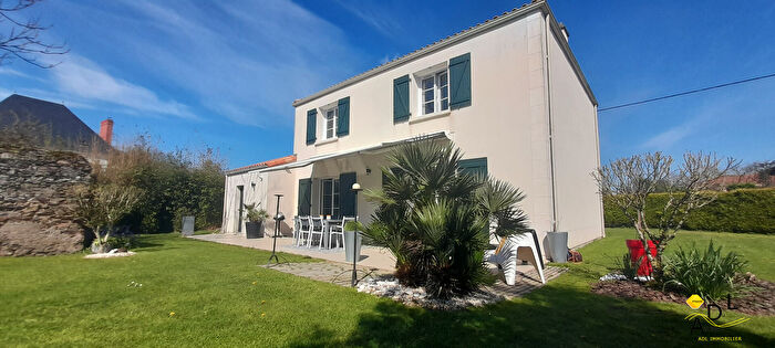 Maisons à vendre et appartements à louer - 1