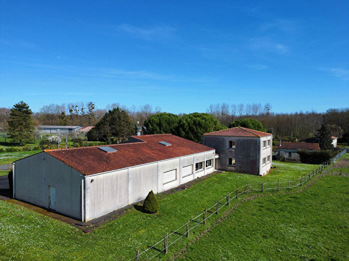 Maison à vendre - Migron - 15 pièces