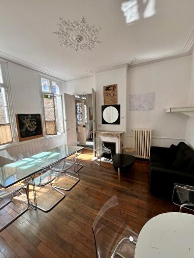 Appartement à louer - Compiègne, Centre-ville - 1 pièce - 17 chambres