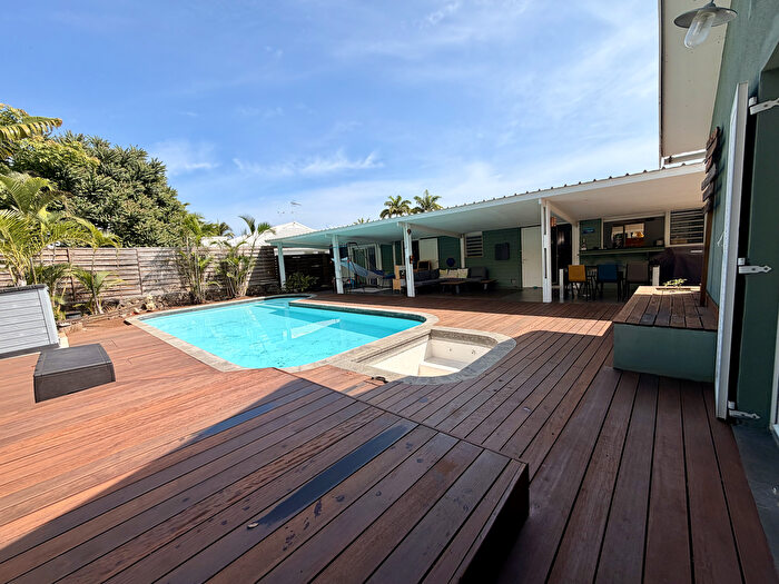 Maison à vendre - Saint-Paul, Plateau Caillou - 7 pièces - 5 chambres