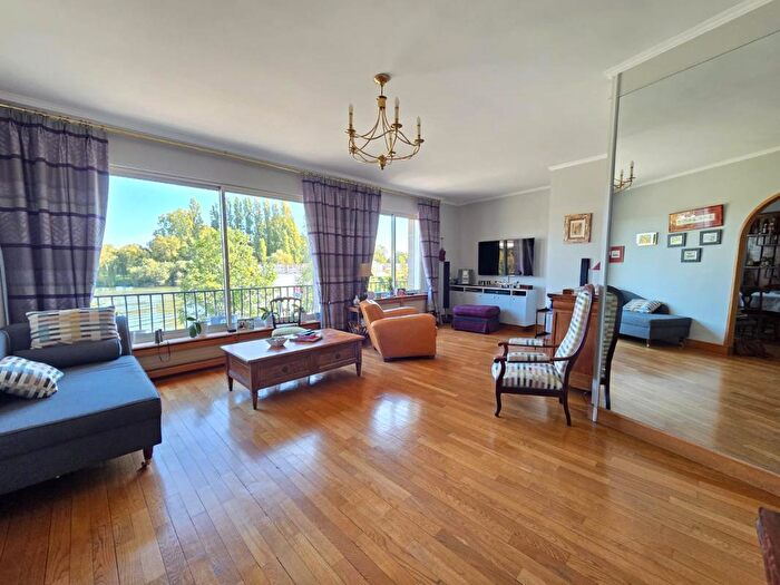 Maison à vendre - Mantes-la-Jolie, Centre-ville - 8 pièces - 5 chambres