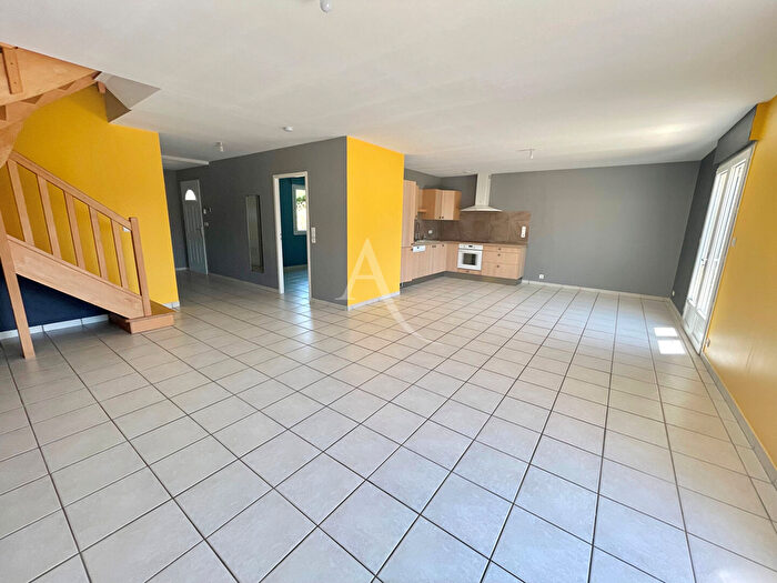 Maison 5 pièces à L'Isle-Jourdain, à louer