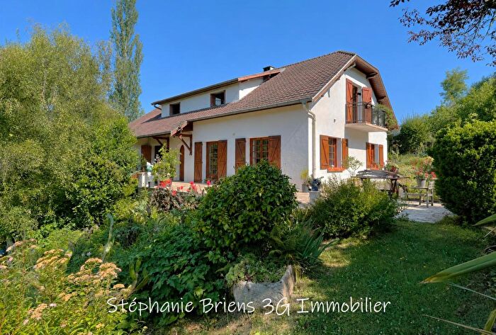 Maison 8 pièces à Buros, à vendre