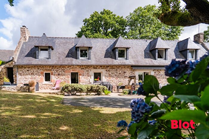 Maison 11 pièces à Pont-Scorff, à vendre