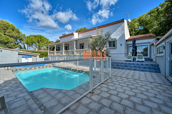 Maison à vendre - Saint-Christol - 5 pièces - 4 chambres