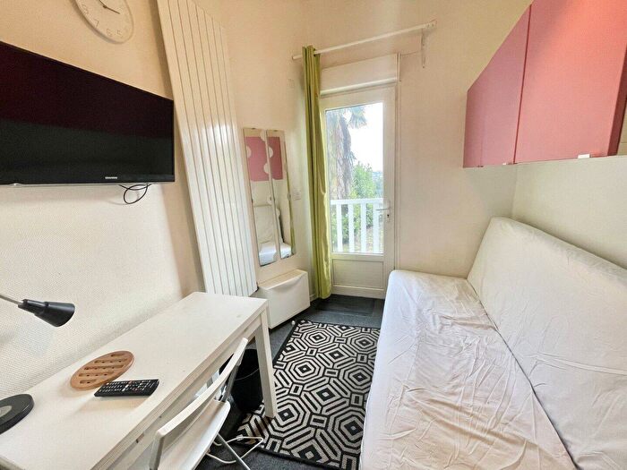 Appartement à louer - Bussiere, Oullins - 1 pièce