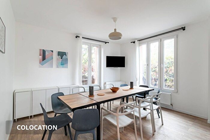 Petit Colombes-Charles de Gaulle - Maison 12 pièces à louer
