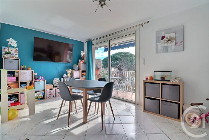 Appartement à vendre - Saint-Raphaël, Les Arênes - 4 pièces - 3 chambres
