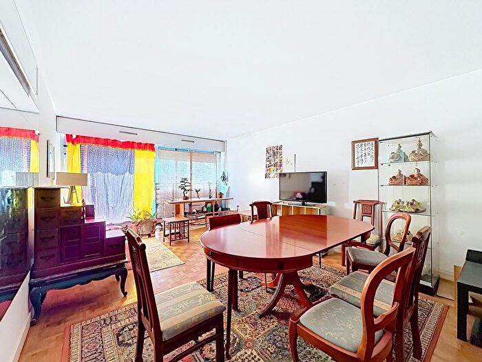 Courbevoie, Gambetta, La Défense : Appartement 5 pièces à vendre
