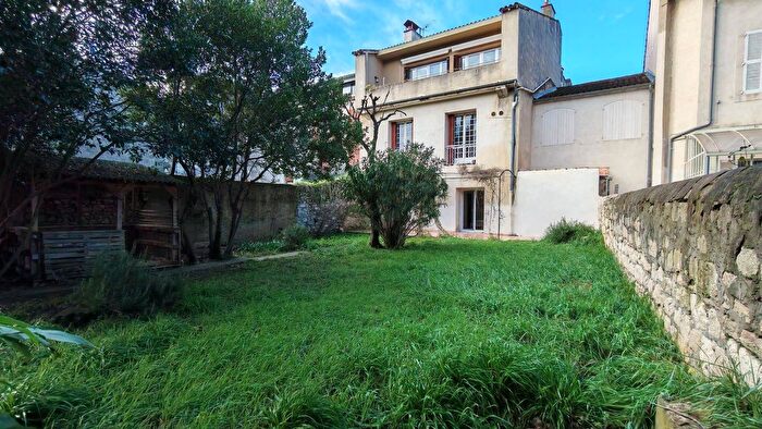 Appartement 2 pièces à Abbaye-La Motte, Villeneuve-lès-Avignon, à louer