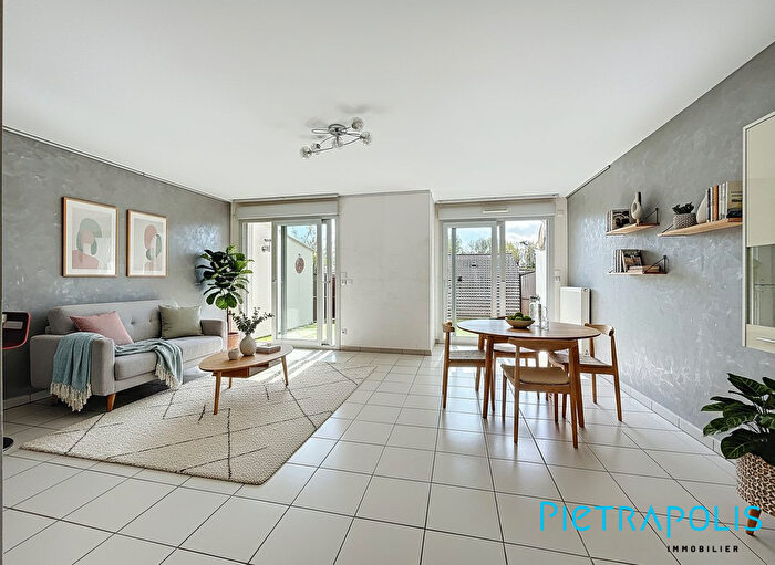 Appartement 4 pièces à Cessy, à vendre