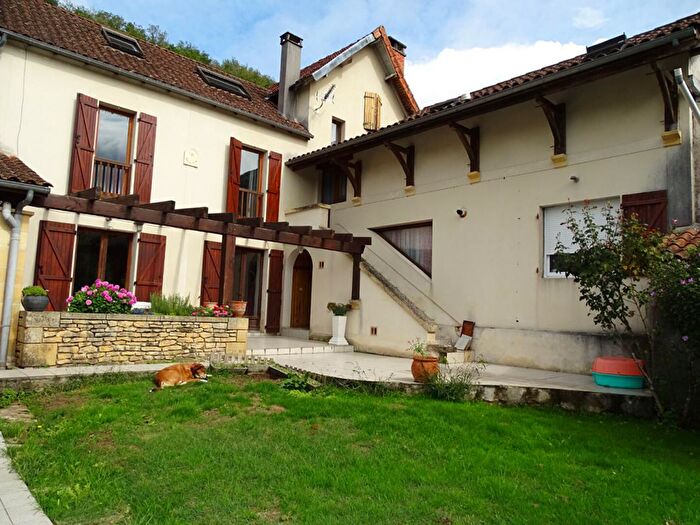 Maison à vendre - Montignac - 11 pièces - 6 chambres