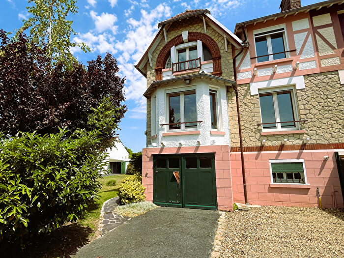 Pont-Sainte-Maxence, Sarron : Maison 5 pièces à vendre