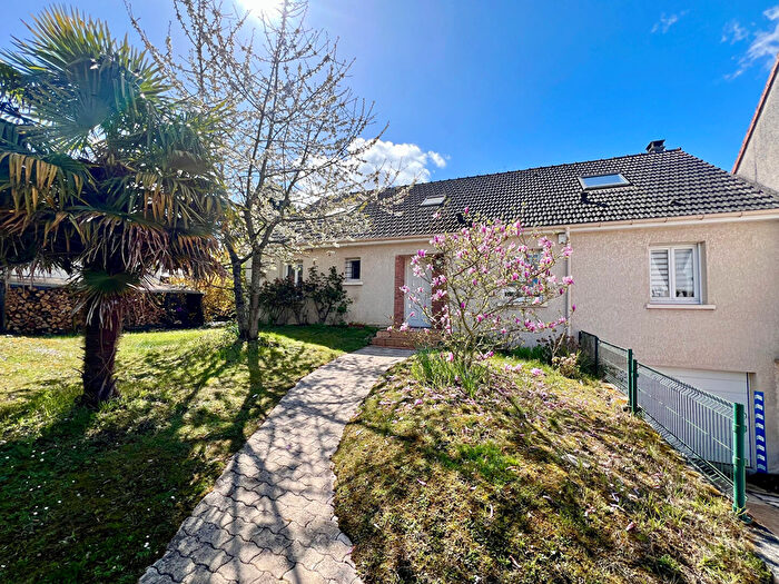 Maison à vendre - Éragny, Le Grillon - 8 pièces - 6 chambres