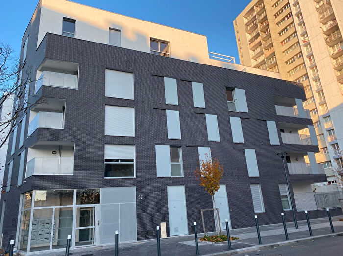 Appartement à louer - Bobigny, Centre-ville - 2 pièces - 1 chambre