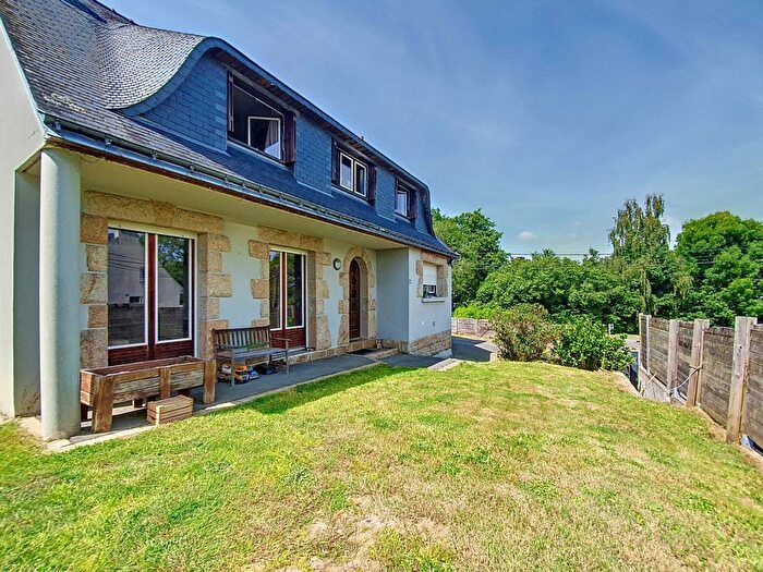 Maison à vendre - Inzinzac-Lochrist - 7 pièces - 5 chambres