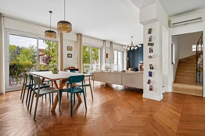 Maison 8 pièces à Cheneaux Sablons, Sceaux, à louer