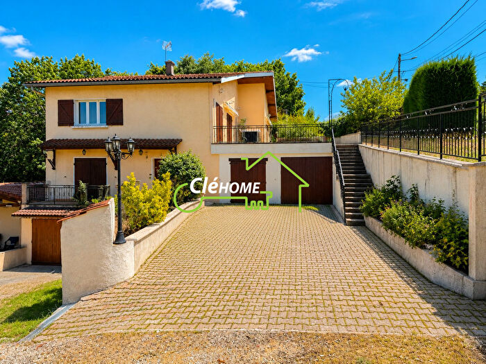 Maison 8 pièces à vendre à Sain-Bel