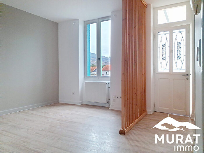 Appartement à louer - Vic-le-Comte - 3 pièces - 2 chambres