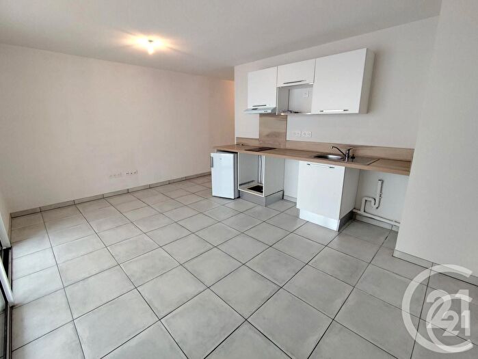 Appartement à louer - Nîmes, Montaury - 2 pièces - 1 chambre