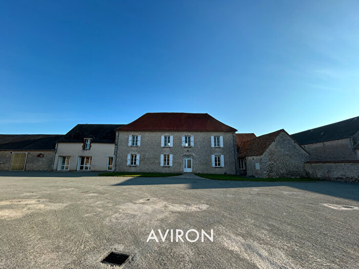 Maison 18 pièces à louer à Réclainville