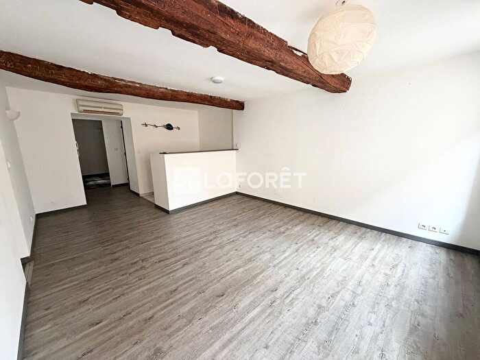 Appartement à louer - La Ville, LIsle-sur-la-Sorgue - 3 pièces - 2 chambres