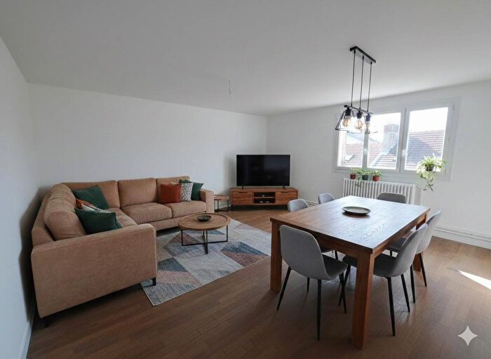 Appartement à louer - Toul - 4 pièces - 3 chambres