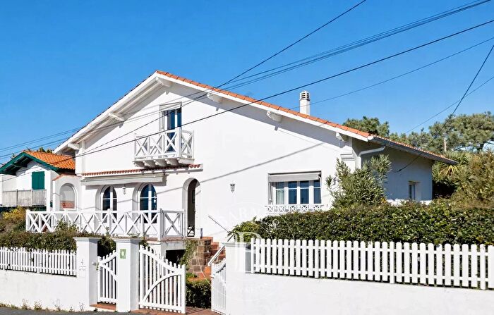 Maison à vendre - Biarritz, Milady, Colline, Beaurivage - 6 pièces - 4 chambres