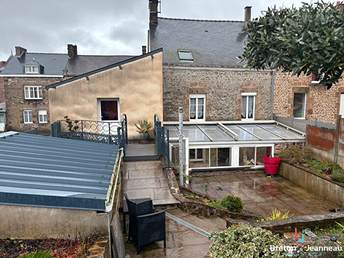 Maison à vendre - Ambrières-les-Vallées - 4 pièces - 3 chambres