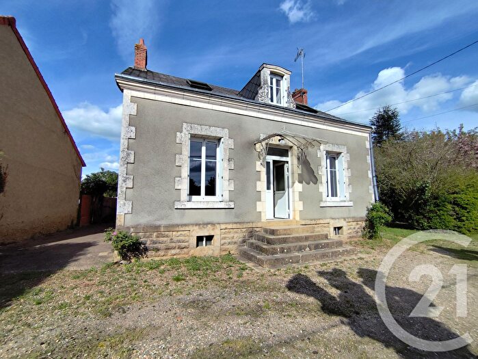 Maison 5 pièces à Montgivray, à vendre
