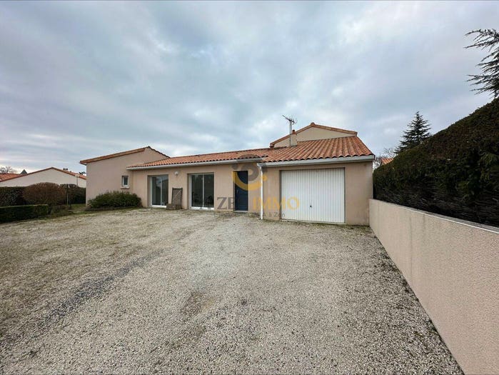 Saint Porchaire, Bressuire : Maison 4 pièces à louer