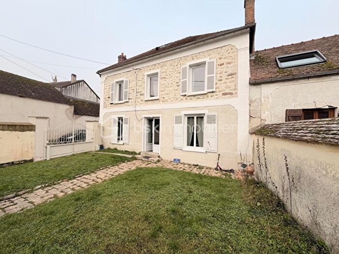 Maison à vendre - Ville-Saint-Jacques - 4 pièces - 3 chambres