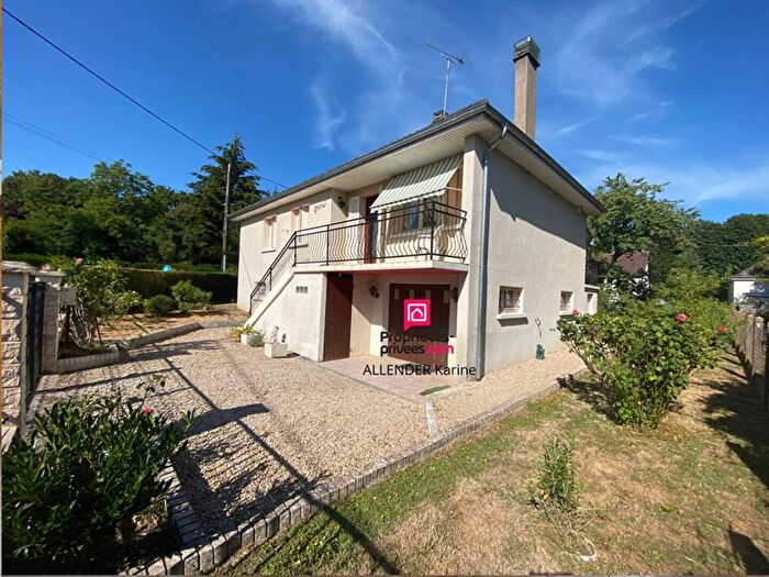 Villeneuve-l'Archevêque : Maison 6 pièces à vendre