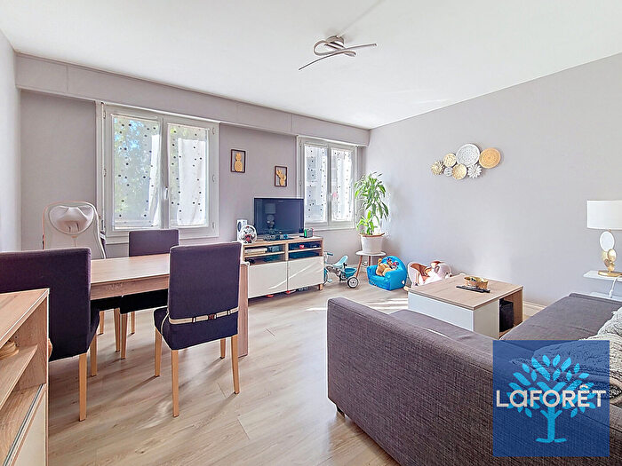 Appartement à vendre - Étampes, Saint-Michel, Croix de Vernailles - 3 pièces - 2 chambres