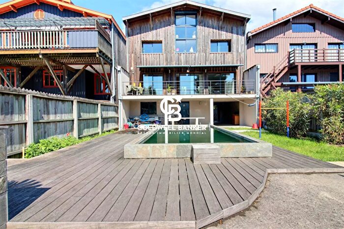 Maison à vendre - La Teste-de-Buch, Centre-ville - 6 pièces - 4 chambres