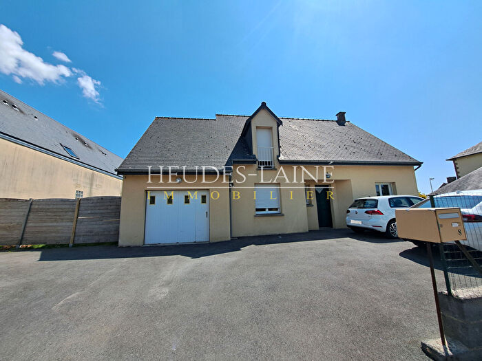 Maison à louer - Saint-Senier-sous-Avranches - 5 pièces - 4 chambres