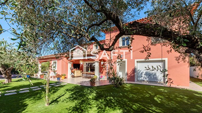 Maison à vendre - Puget-sur-Argens - 7 pièces - 5 chambres