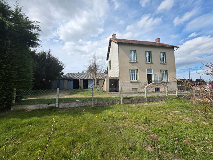 Maison à vendre - Saint-Gervais-dAuvergne - 6 pièces - 5 chambres