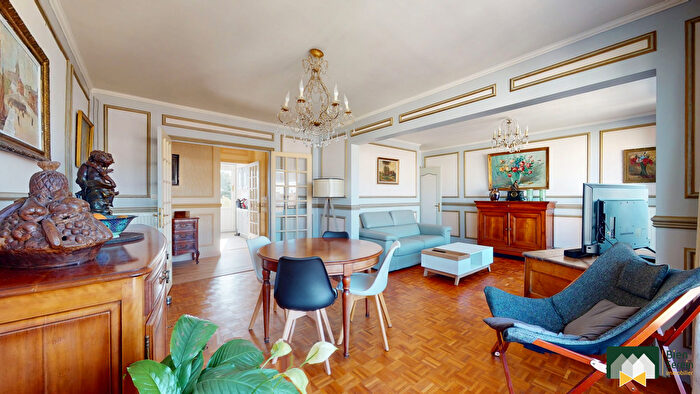 Appartement 5 pièces à Lucé, Centre-ville, à vendre