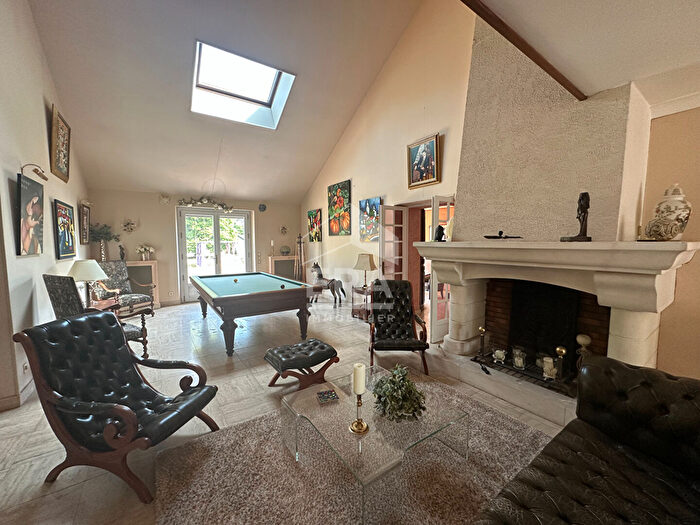 Maison à vendre - Niherne - 10 pièces - 6 chambres