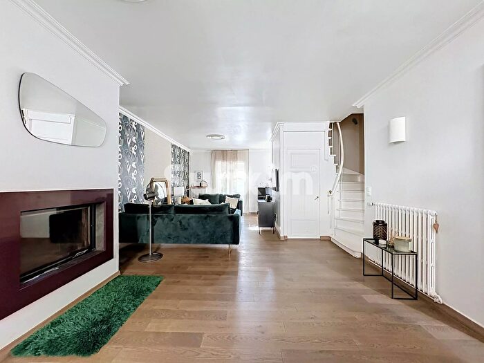Saint-Julien-en-Genevois, La Paguette, Norcier, Therens, Thairy, Crache : Maison 9 pièces à vendre