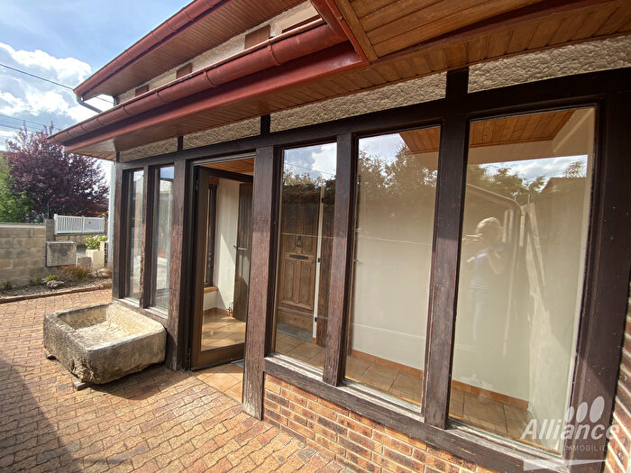 Maison à louer - Saint-Dizier-lévêque - 5 pièces - 3 chambres