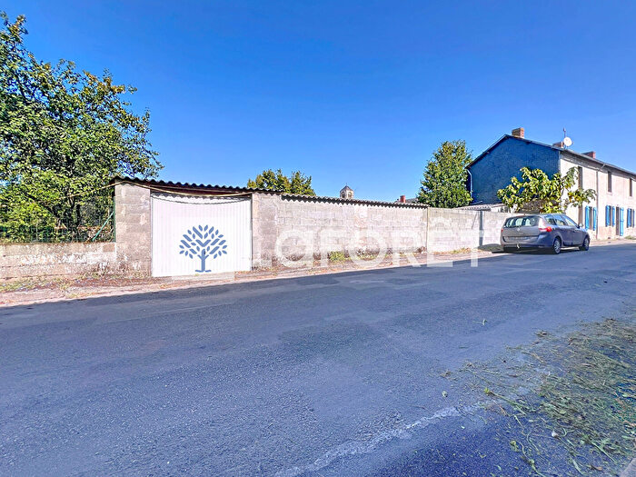 Maison à vendre - Saint-Germain-de-Longue-Chaume - 6 pièces - 3 chambres