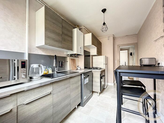 Appartement à louer - Saint-André-les-Vergers - 3 pièces - 2 chambres