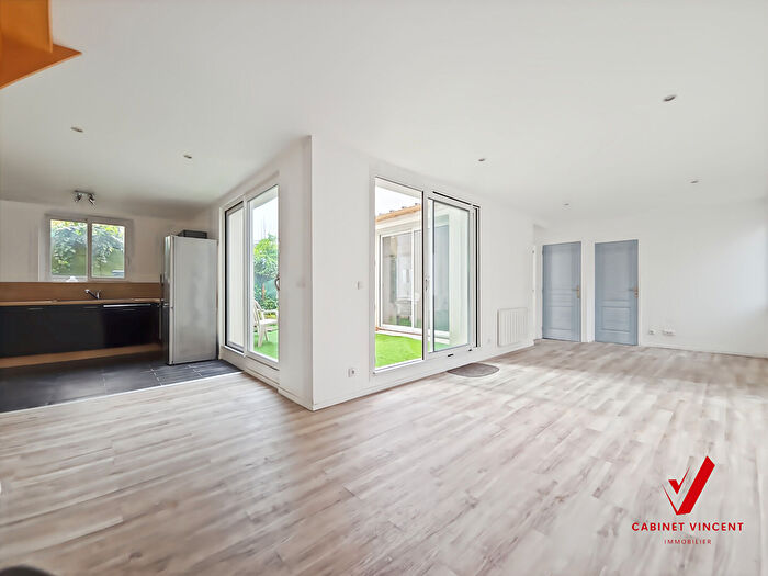 Maison à louer - La Garenne-Colombes, Centre Nord, Gare, Mairie - 5 pièces - 3 chambres