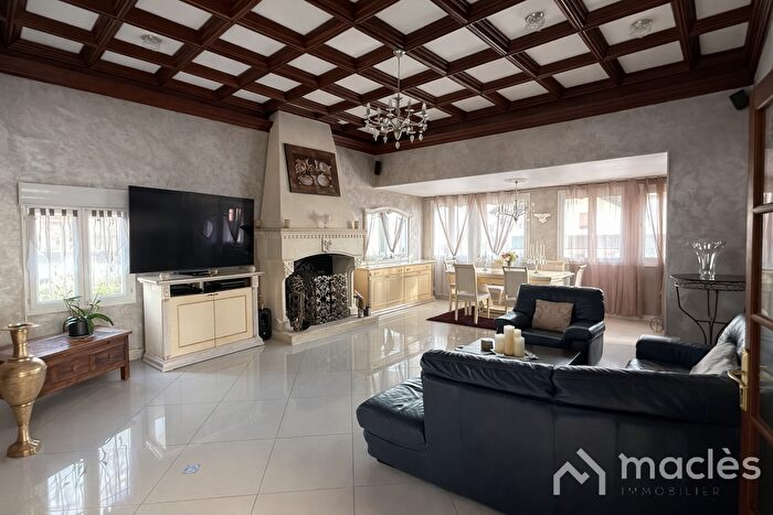 Maison à vendre - Goussainville, Grenelle, Grandes-Bornes - 6 pièces - 6 chambres