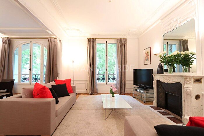 Appartement à louer - Auteuil Nord, Paris ème arrondissement - 4 pièces - 2 chambres